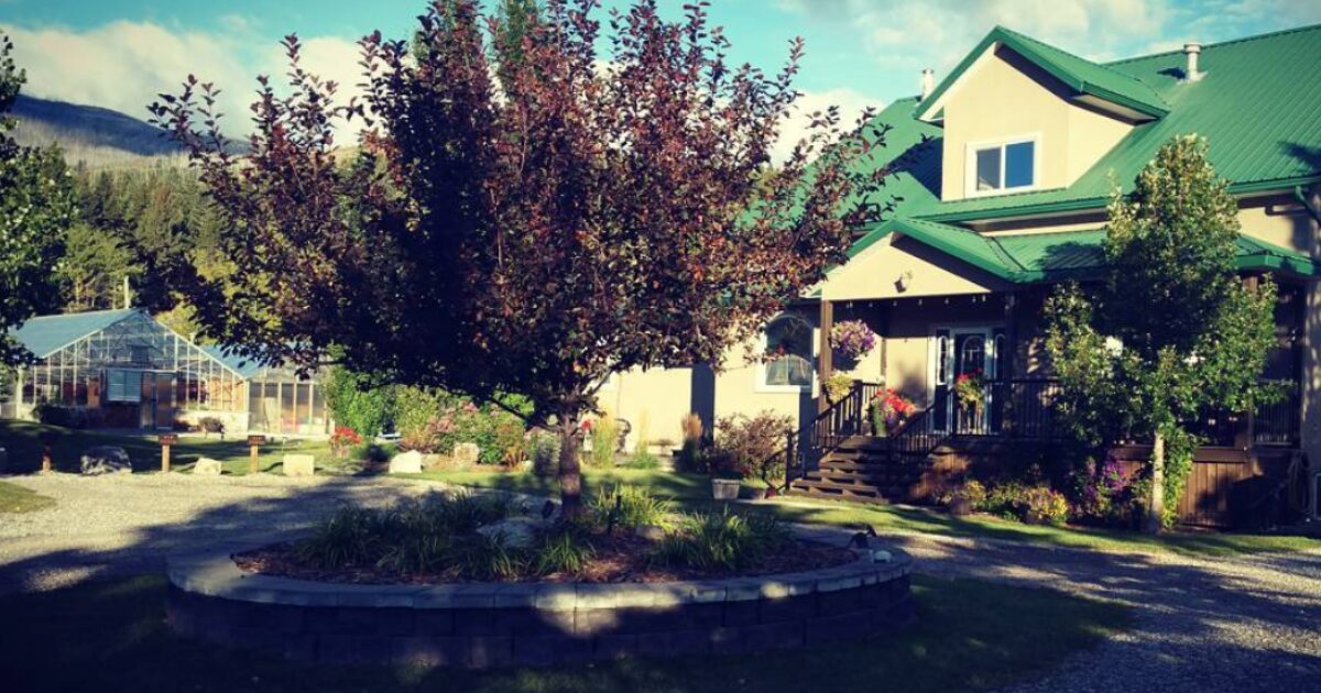 SpringBreak Flower Farm B&B | Go Crowsnest Pass